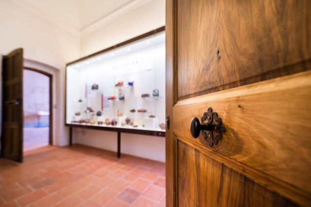 L’abbaye de Belleperche, et le Musée des Arts de la Table